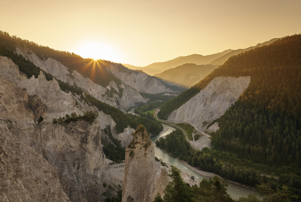 Découverte des gorges du Rhin | Grisons Tourisme